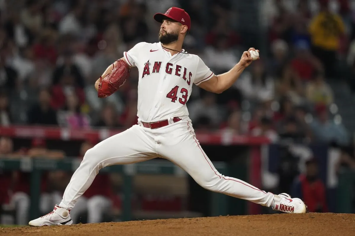 Mexicano Patrick Sandoval brilla en victoria de L.A. - Noti Sports
