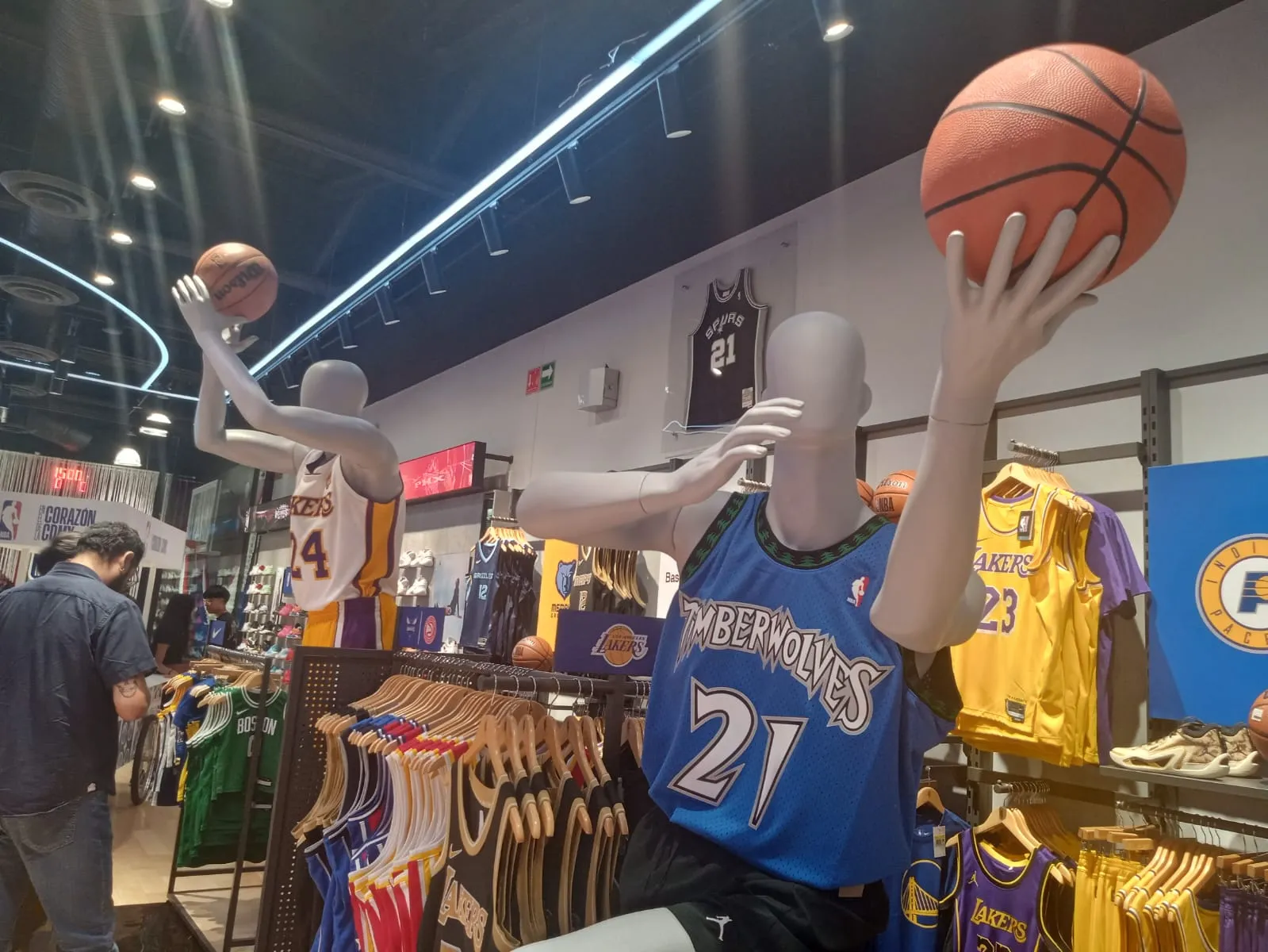Estrellas inauguran la NBA Store México - Noti Sports